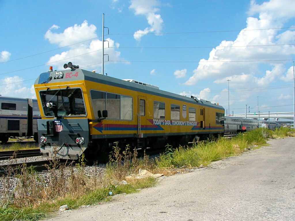 UP EC4 & Amtrak 38004